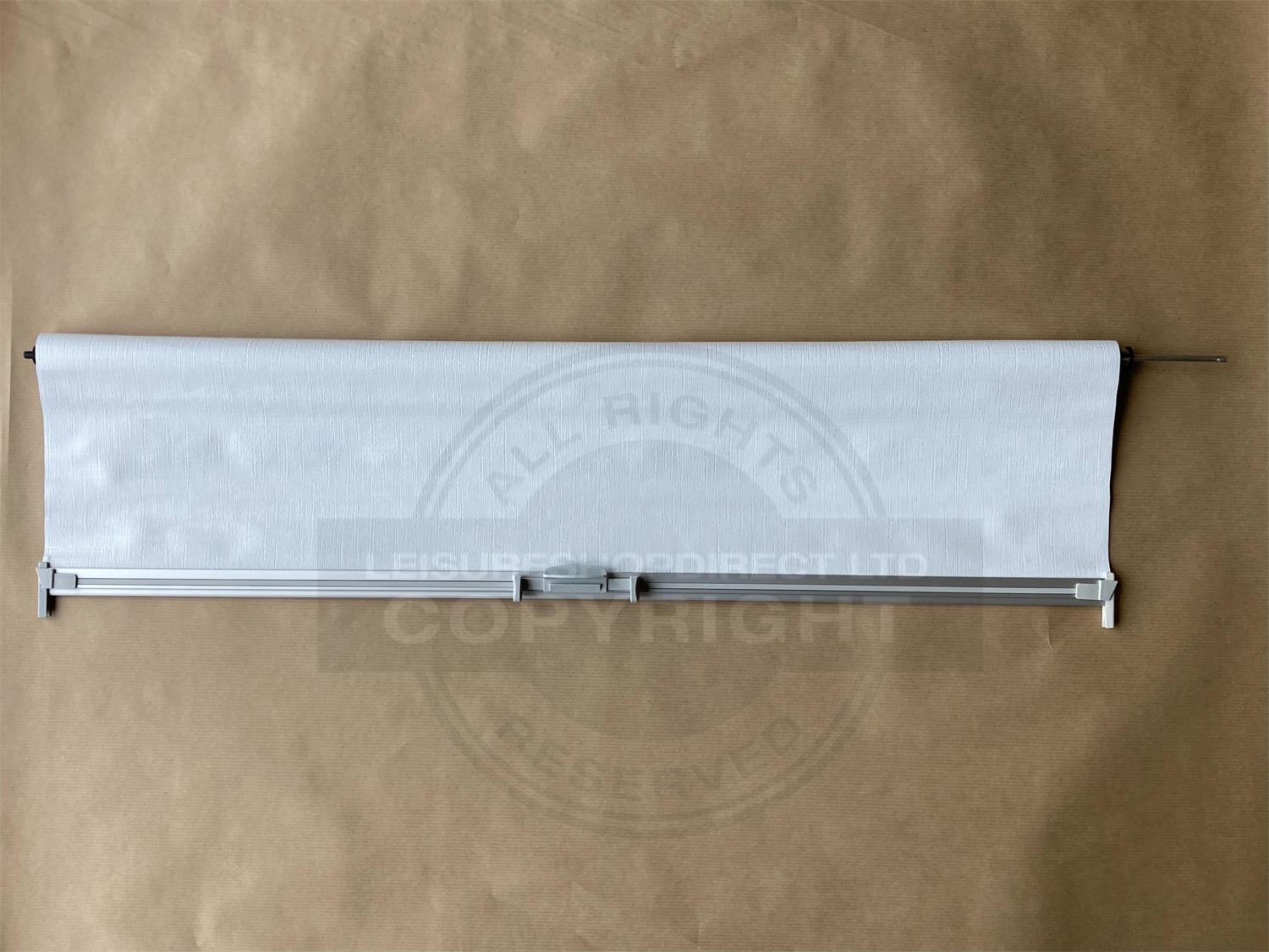 Dometic Seitz blind 900 x 450 all/white | Seitz blinds | Leisureshopdirect