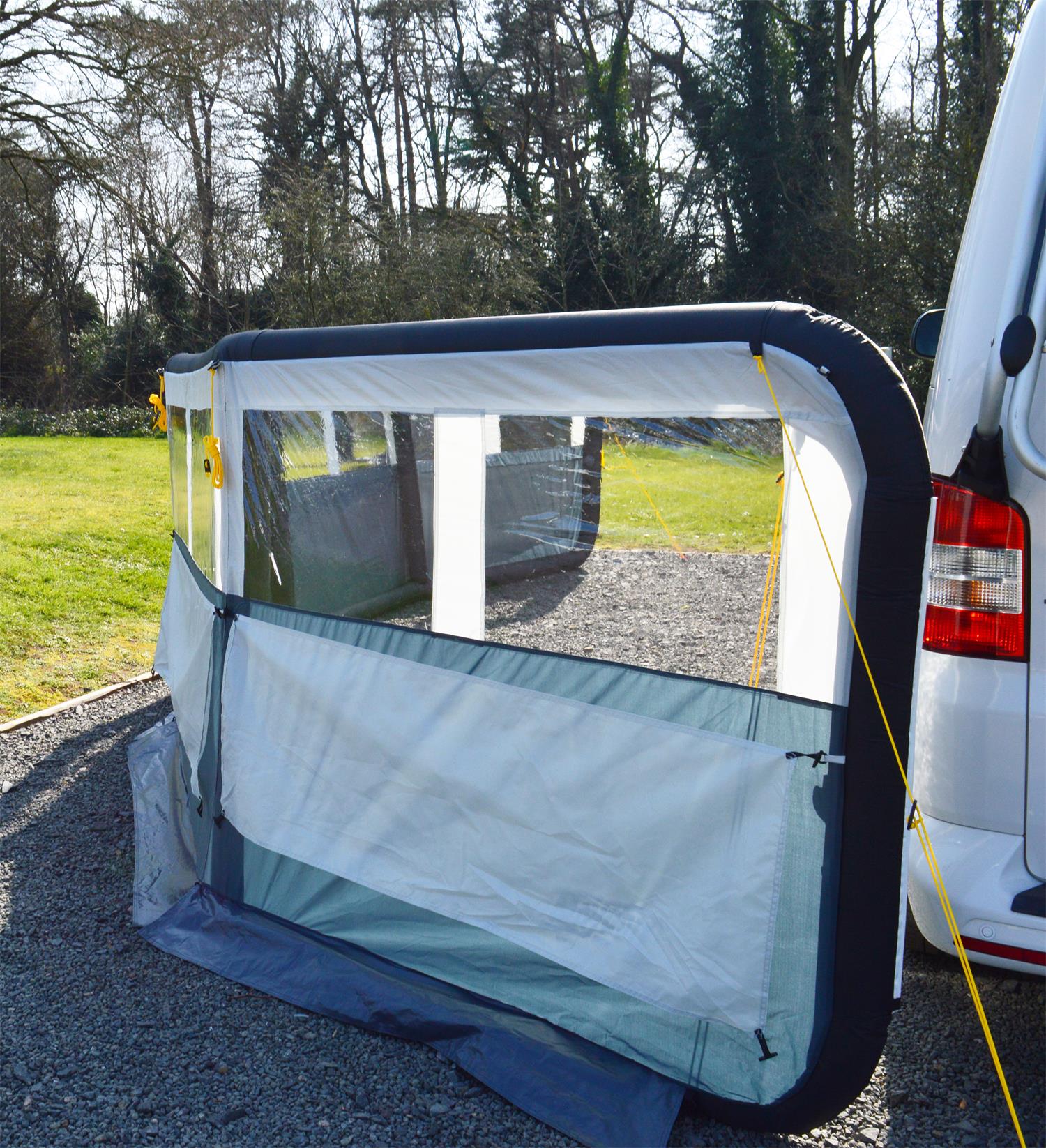 Maypole Inflatable Windbreak (5 Panel) (MP9539) | Windbreaks ...