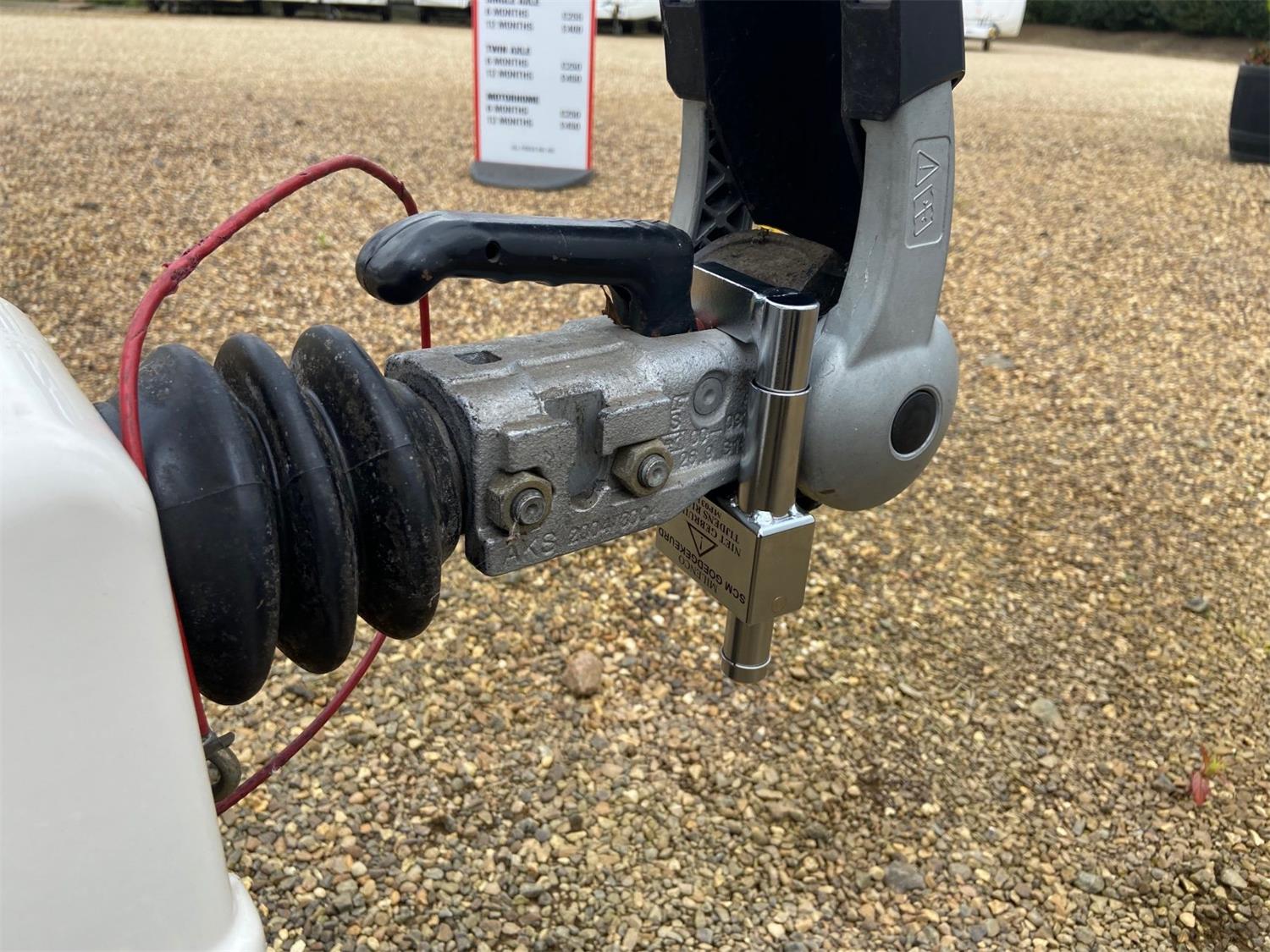 Milenco Compact AKS 3004 Hitchlock | Milenco Code: 4992 | Hitchlocks ...