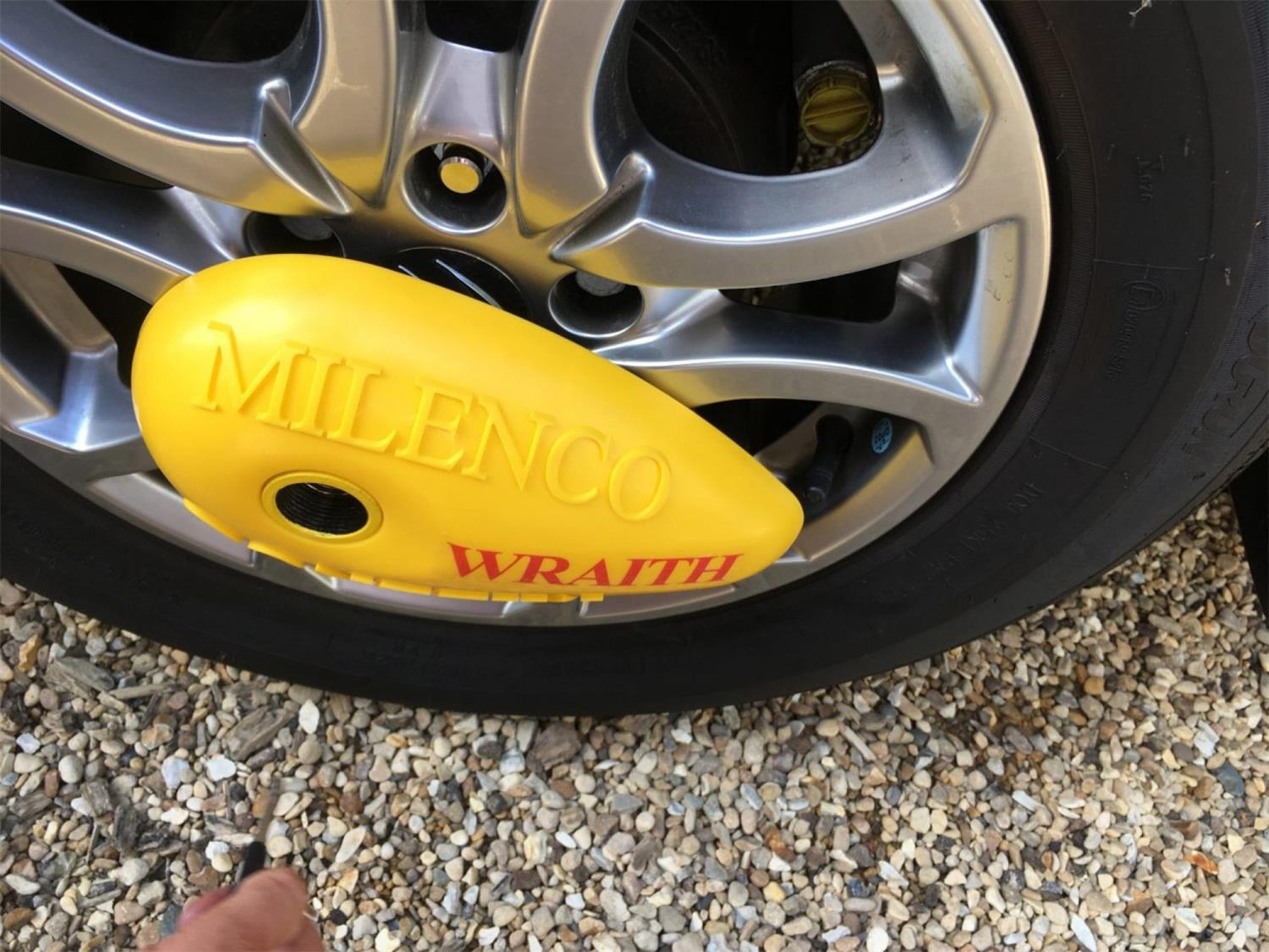 Milenco Small Hole Adaptor Ace/Wraith Wheel Lock | Milenco Code: 1403 ...