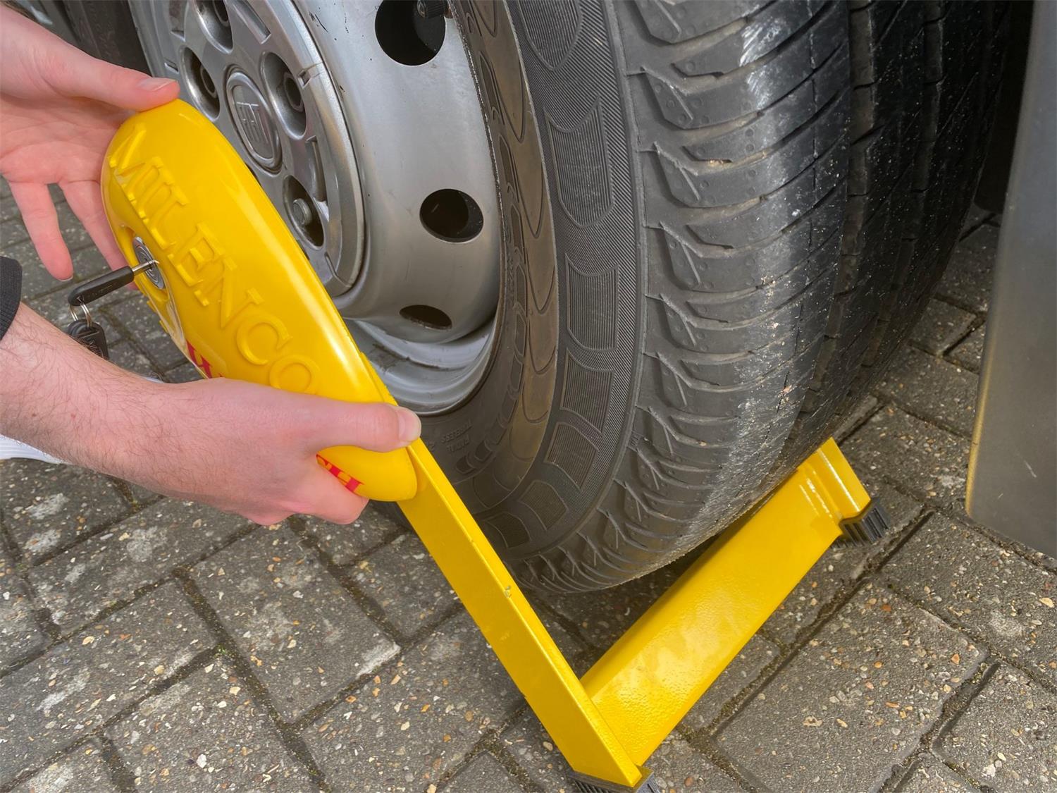 Milenco Wraith 2 Wheel Lock (for Motorhomes) | Milenco Code: 6941 ...