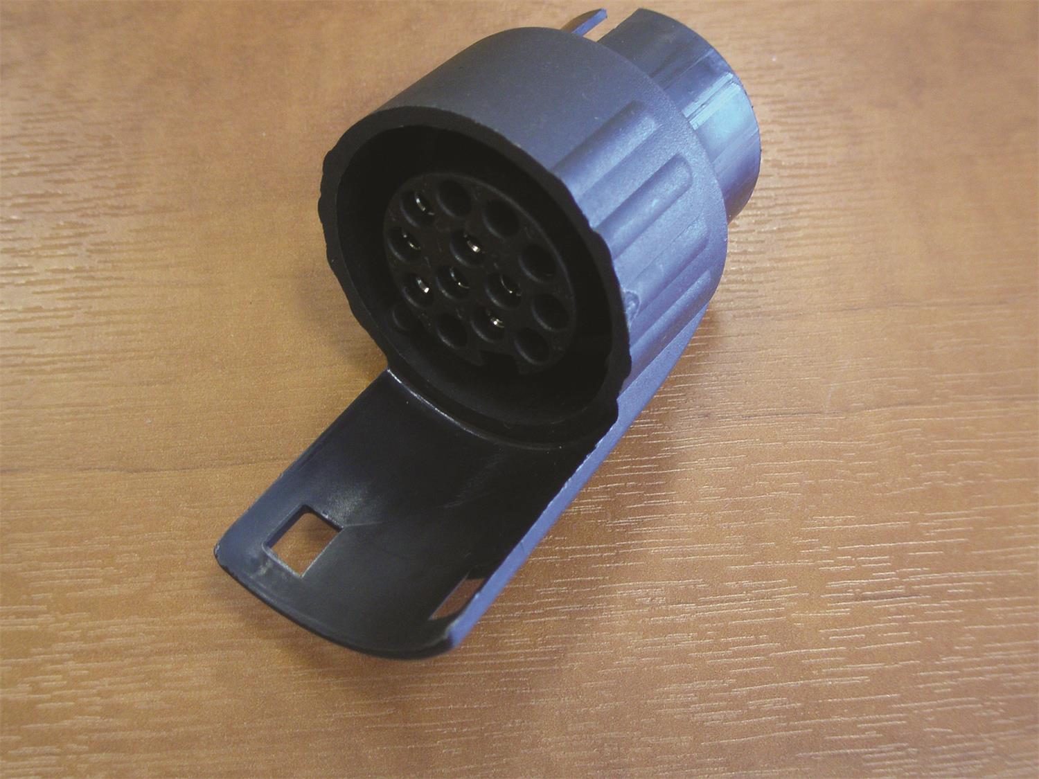 Maypole 7 Pin to 13 Pin Plug Adaptor | Towing plugs & sockets ...