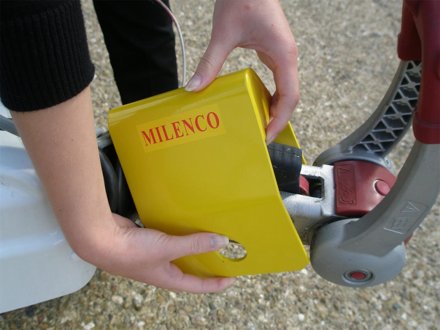 Milenco Heavy Duty Alko 3004 Caravan Hitch Lock | Milenco Code: 2004 ...