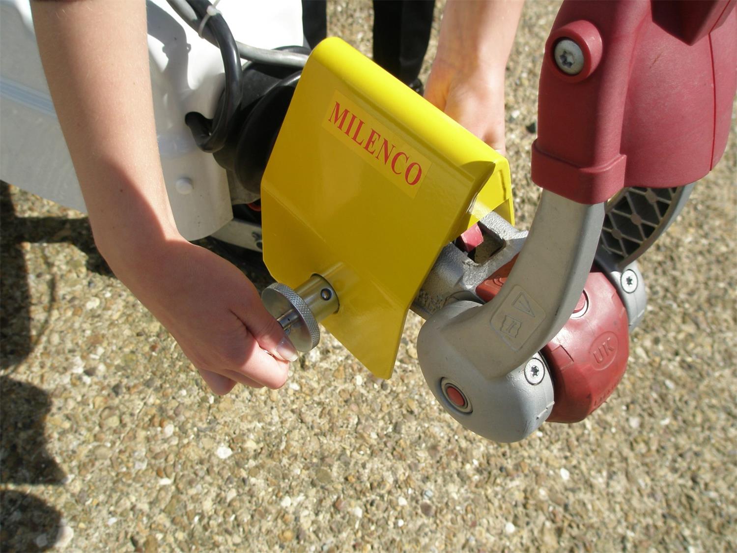 Milenco Heavy Duty Alko 3004 Caravan Hitch Lock | Milenco Code: 2004 ...