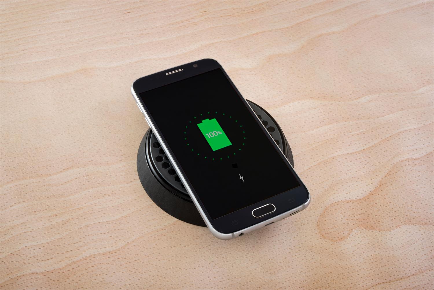 Scanstrut Rokk waterproof wireless charger, Bezel